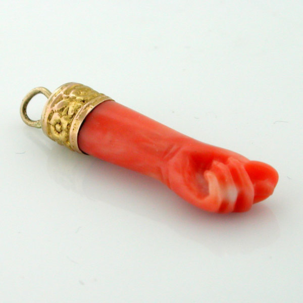 18K Gold Mano Fico Carved Natural Salmon Coral Hand Figa Vintage Charm ...