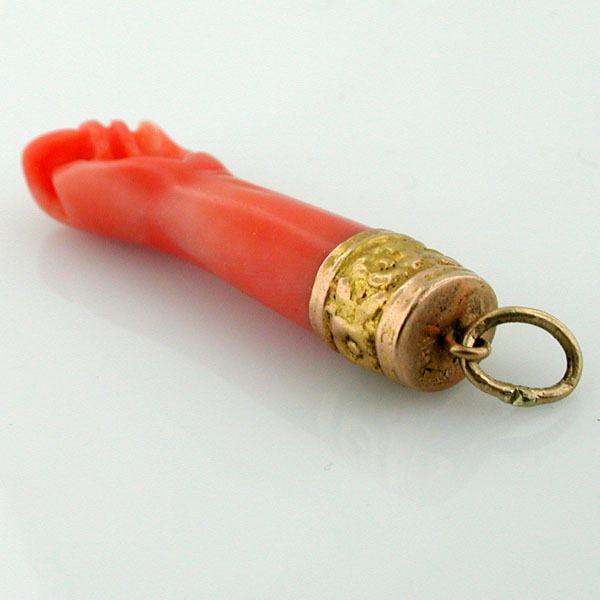 18K Gold Mano Fico Carved Natural Salmon Coral Hand Figa Vintage Charm ...